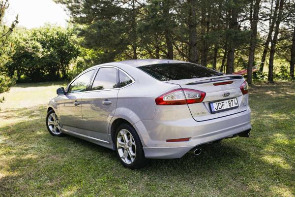 Grey Ford Mondeo 2013 in Vilnius, with an engine capacity of 2.18 L and mileage of 249 thousand km for 4500 €, photo 5 on AUTOMOTO.COM.LV