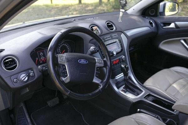 Grey Ford Mondeo 2013 in Vilnius, with an engine capacity of 2.18 L and mileage of 249 thousand km for 4500 €, photo 8 on AUTOMOTO.COM.LV