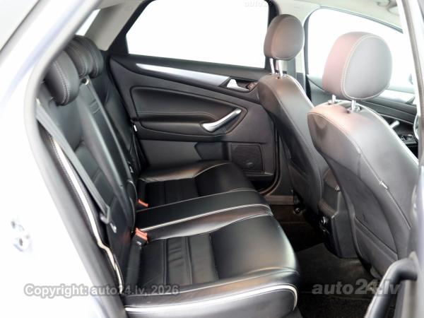Pelēks Ford Mondeo 2014 Tallina, ar dzinēja tilpumu 2.00 L un nobraukumu 349 tūkst. km par 2999 €, foto 7 vietnē AUTOMOTO.COM.LV
