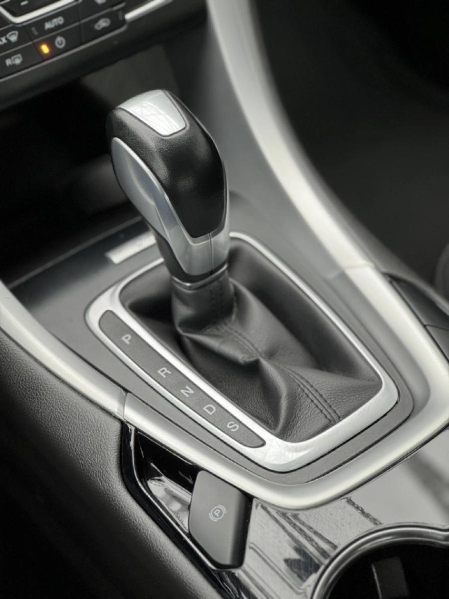 Pelēks Ford Mondeo 2015 Rīga, ar dzinēja tilpumu 1.50 L un nobraukumu 121 tūkst. km par 9200 €, foto 16 vietnē AUTOMOTO.COM.LV