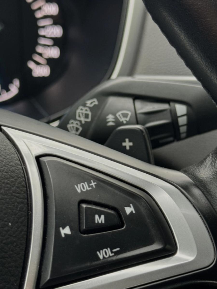 Pelēks Ford Mondeo 2015 Rīga, ar dzinēja tilpumu 1.50 L un nobraukumu 121 tūkst. km par 9200 €, foto 17 vietnē AUTOMOTO.COM.LV