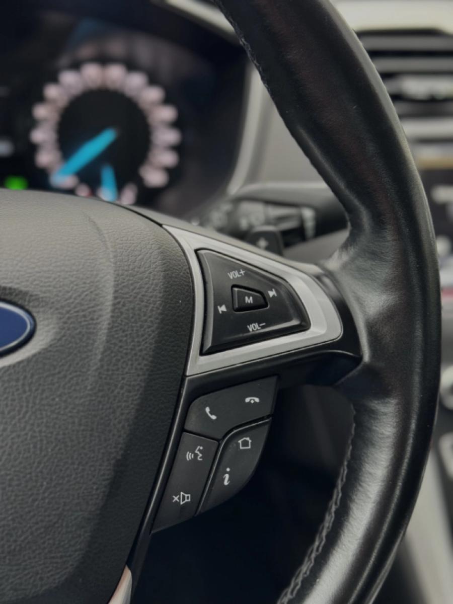 Pelēks Ford Mondeo 2015 Rīga, ar dzinēja tilpumu 1.50 L un nobraukumu 121 tūkst. km par 9200 €, foto 18 vietnē AUTOMOTO.COM.LV