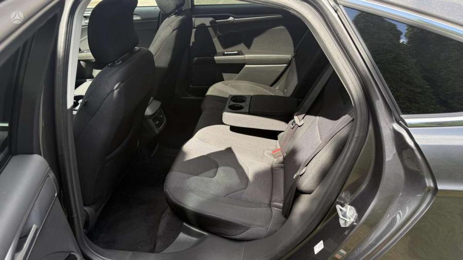 Grey Ford Mondeo 2015 in Kaunas, with an engine capacity of 1.50 L and mileage of 273 thousand km for 6750 €, photo 19 on AUTOMOTO.COM.LV