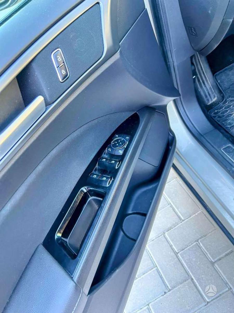 Grey Ford Mondeo 2016 in Kaunas, with an engine capacity of 2.00 L and mileage of 156 thousand km for 8700 €, photo 8 on AUTOMOTO.COM.LV