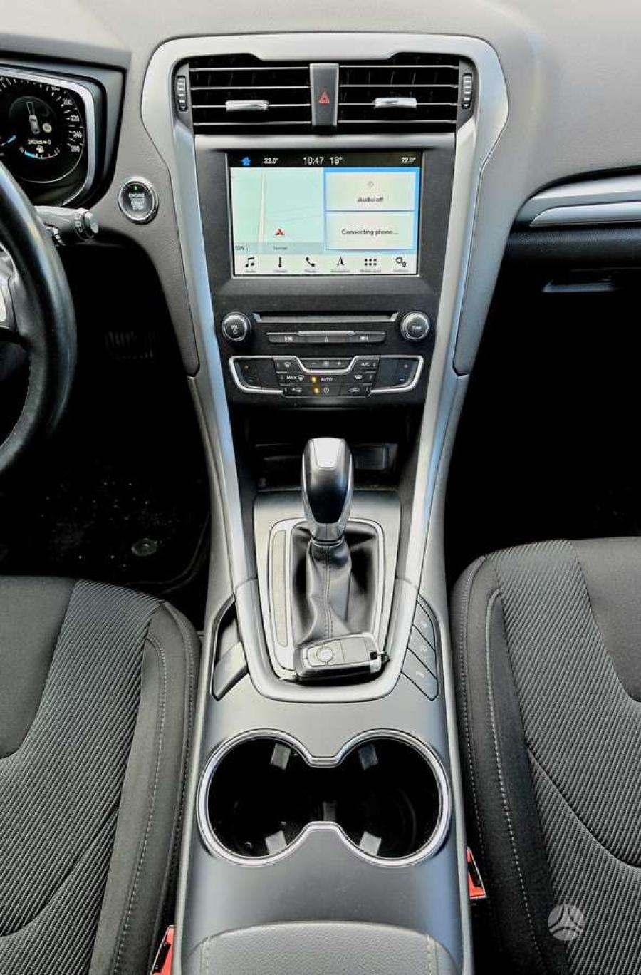 Grey Ford Mondeo 2018 in Taurage, with an engine capacity of 2.00 L and mileage of 274 thousand km for 6500 €, photo 20 on AUTOMOTO.COM.LV