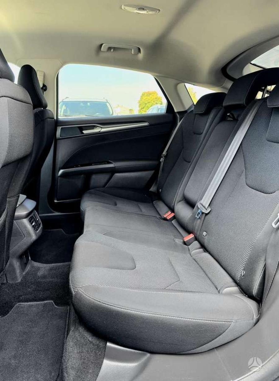 Grey Ford Mondeo 2018 in Taurage, with an engine capacity of 2.00 L and mileage of 274 thousand km for 6500 €, photo 28 on AUTOMOTO.COM.LV