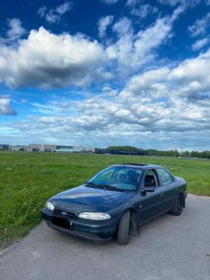Серый Форд Мондео 1993 в Таллин, объемом двигателя 1.60 л и пробегом 142 тыс. км за 500 €, фото  на AUTOMOTO.COM.LV