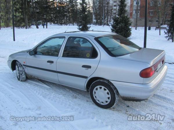 Grey Ford Mondeo 1994 in Tallinn, with an engine capacity of 1.80 L and mileage of 215 thousand km for 1499 €, photo 2 on AUTOMOTO.COM.LV