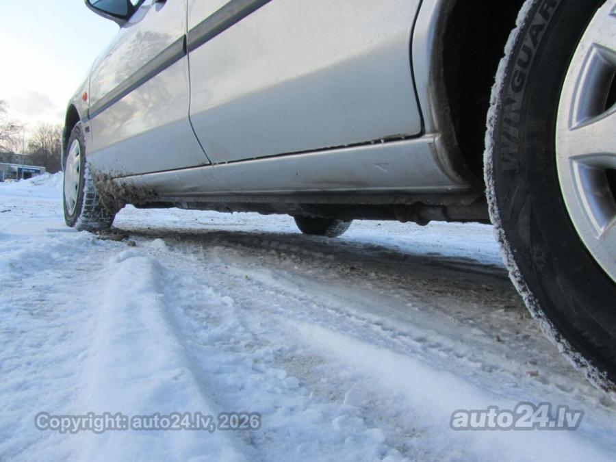 Grey Ford Mondeo 1994 in Tallinn, with an engine capacity of 1.80 L and mileage of 215 thousand km for 1499 €, photo 6 on AUTOMOTO.COM.LV