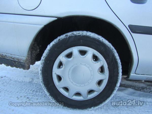 Grey Ford Mondeo 1994 in Tallinn, with an engine capacity of 1.80 L and mileage of 215 thousand km for 1499 €, photo 7 on AUTOMOTO.COM.LV