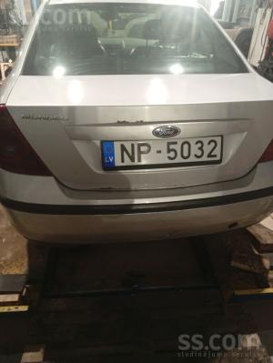 Pelēks Ford Mondeo 2001 Rīga, ar dzinēja tilpumu 2.00 L un nobraukumu 326 tūkst. km par 280 €, foto 4 vietnē AUTOMOTO.COM.LV