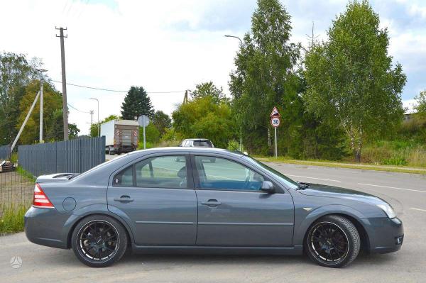 Ford Mondeo 2002 Viļņa vietnē Pelēks Ford Mondeo 2002 Viļņa, ar dzinēja tilpumu 2.00 L un nobraukumu 213 tūkst. km par 2900 €, foto 3 vietnē AUTOMOTO.COM.LV