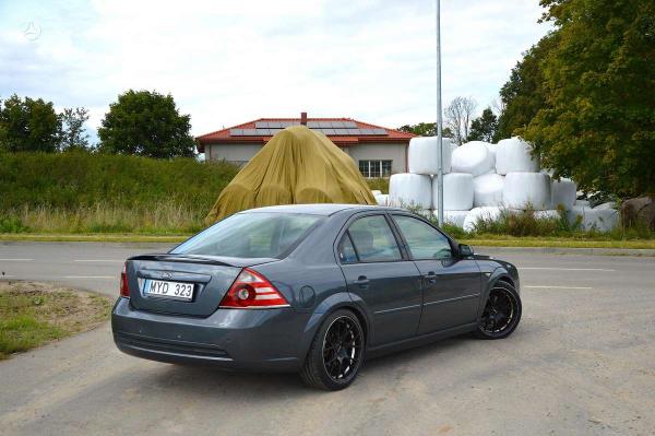 Ford Mondeo 2002 Viļņa vietnē Pelēks Ford Mondeo 2002 Viļņa, ar dzinēja tilpumu 2.00 L un nobraukumu 213 tūkst. km par 2900 €, foto 4 vietnē AUTOMOTO.COM.LV