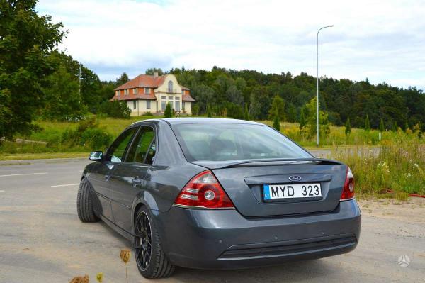 Ford Mondeo 2002 Viļņa vietnē Pelēks Ford Mondeo 2002 Viļņa, ar dzinēja tilpumu 2.00 L un nobraukumu 213 tūkst. km par 2900 €, foto 5 vietnē AUTOMOTO.COM.LV