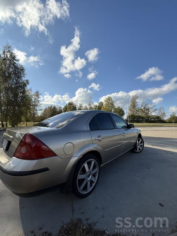 Pelēks Ford Mondeo 2003 Ventspils, ar dzinēja tilpumu 2.00 L un nobraukumu 126 tūkst. km par 1950 €, foto 3 vietnē AUTOMOTO.COM.LV