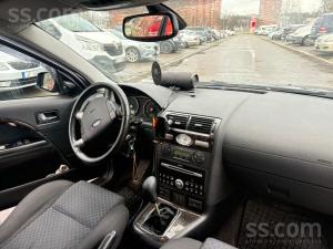 Pelēks Ford Mondeo 2004 Rīga, ar dzinēja tilpumu 2.00 L un nobraukumu 205 tūkst. km par 1400 €, foto 3 vietnē AUTOMOTO.COM.LV