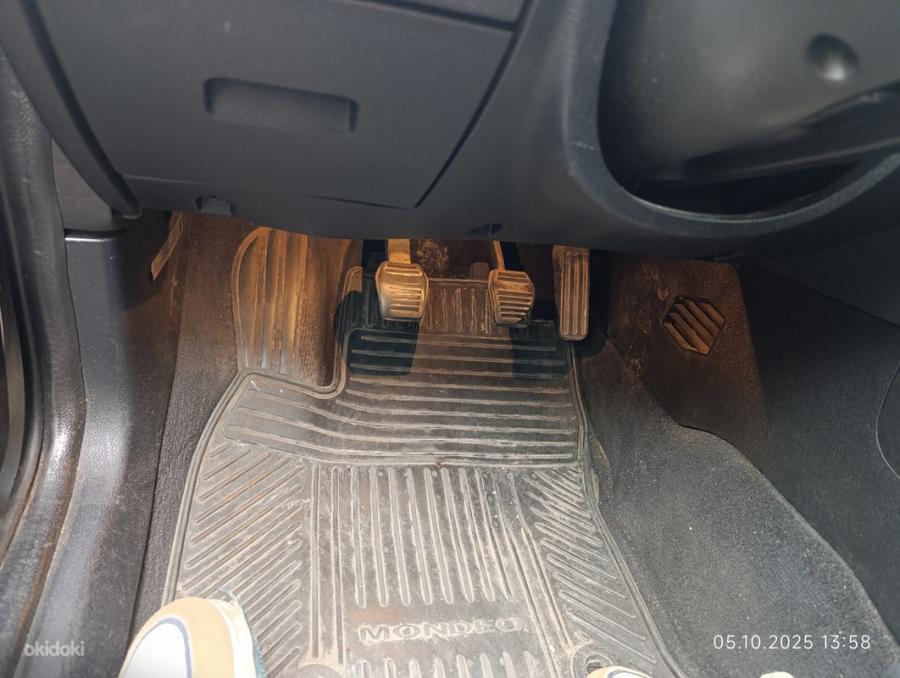 Pelēks Ford Mondeo 2007 Paide, ar dzinēja tilpumu 1.80 L un nobraukumu 328 tūkst. km par 1000 €, foto 26 vietnē AUTOMOTO.COM.LV