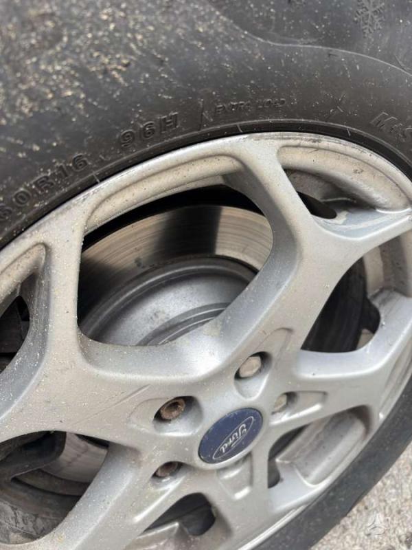 Grey Ford Mondeo 2007 in Kaunas, with an engine capacity of 2.00 L and mileage of 280 thousand km for 750 €, photo 8 on AUTOMOTO.COM.LV