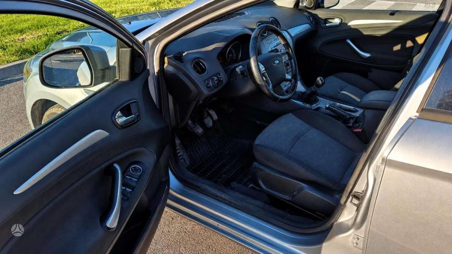 Pelēks Ford Mondeo 2007 Kauņa, ar dzinēja tilpumu 1.75 L un nobraukumu 326 tūkst. km par 1950 €, foto 8 vietnē AUTOMOTO.COM.LV