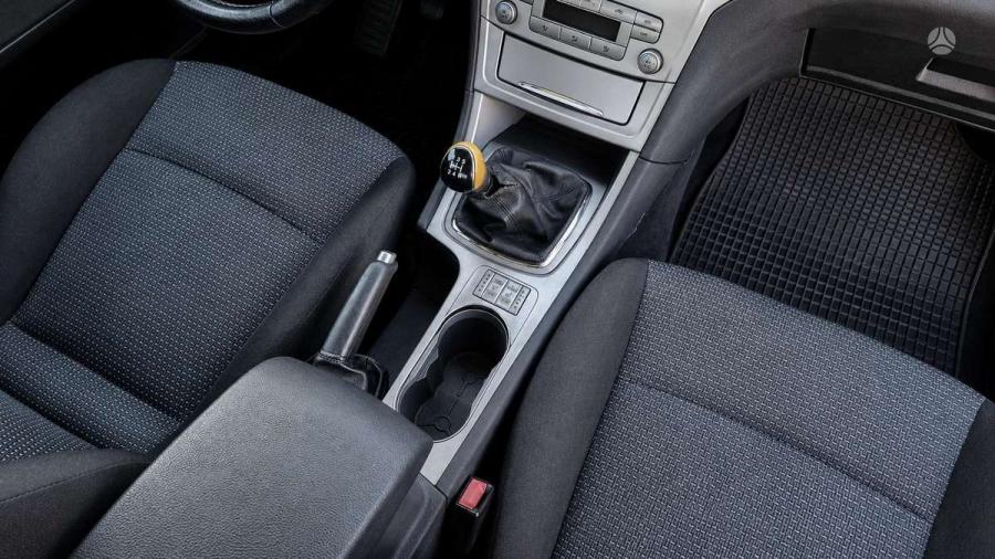 Pelēks Ford Mondeo 2007 Kauņa, ar dzinēja tilpumu 1.75 L un nobraukumu 326 tūkst. km par 1950 €, foto 15 vietnē AUTOMOTO.COM.LV