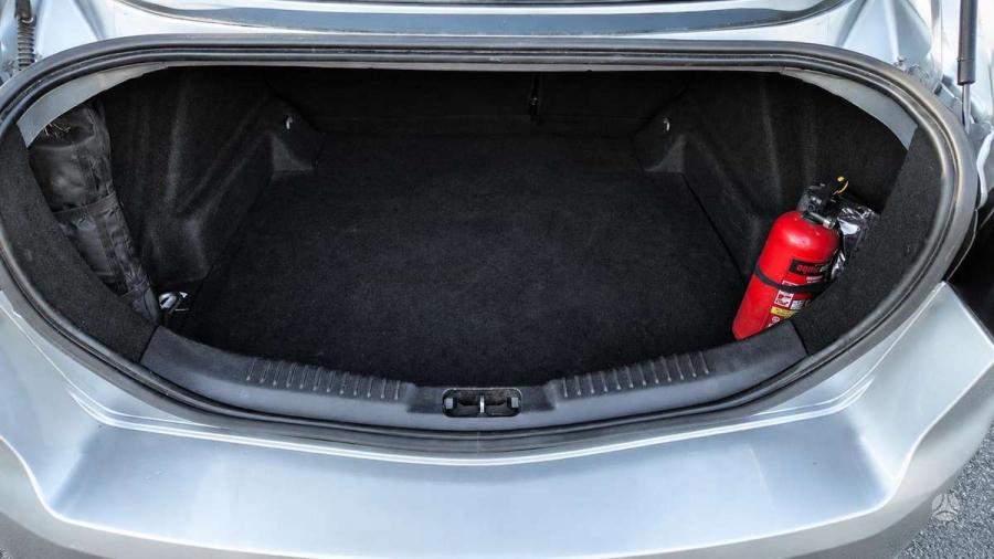 Pelēks Ford Mondeo 2007 Kauņa, ar dzinēja tilpumu 1.75 L un nobraukumu 326 tūkst. km par 1950 €, foto 19 vietnē AUTOMOTO.COM.LV