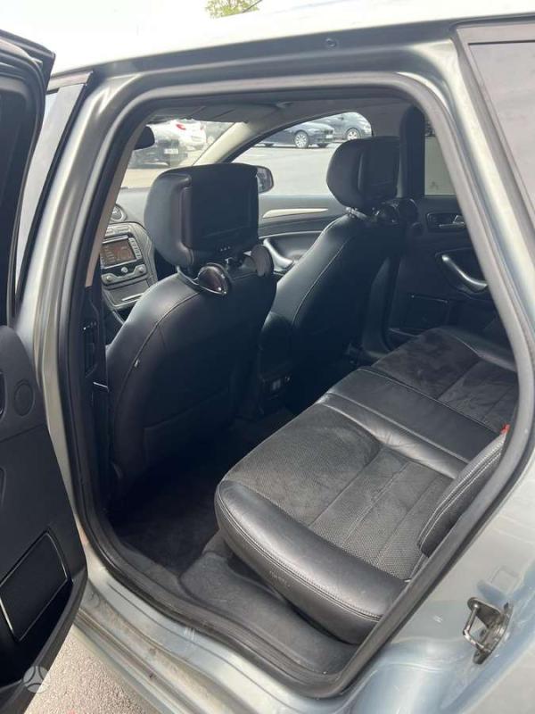 Pelēks Ford Mondeo 2008 Viļņa, ar dzinēja tilpumu 2.52 L un nobraukumu 296 tūkst. km par 3500 €, foto 11 vietnē AUTOMOTO.COM.LV