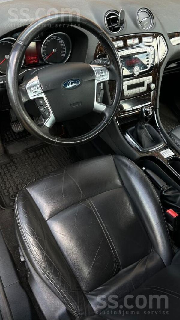 Grey Ford Mondeo 2008 in Liepaja, with an engine capacity of 1.80 L and mileage of 331 thousand km for 3250 €, photo 9 on AUTOMOTO.COM.LV