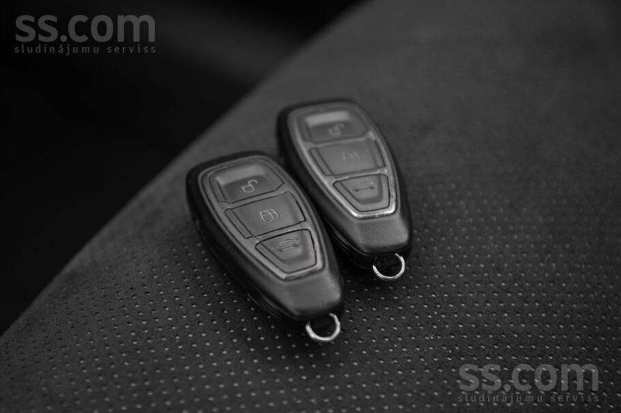Pelēks Ford Mondeo 2008 Rīga, ar dzinēja tilpumu 2.00 L un nobraukumu 356 tūkst. km par 1990 €, foto 27 vietnē AUTOMOTO.COM.LV