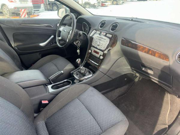 Grey Ford Mondeo 2009 in Taurage, with an engine capacity of 1.80 L and mileage of 233 thousand km for 2550 €, photo 11 on AUTOMOTO.COM.LV