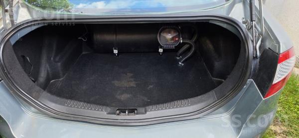 Grey Ford Mondeo 2010 in Ogre, with an engine capacity of 2.00 L and mileage of 274 thousand km for 1500 €, photo 6 on AUTOMOTO.COM.LV
