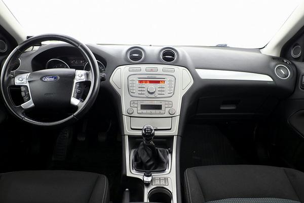 Pelēks Ford Mondeo 2010 Tallina, ar dzinēja tilpumu 2.00 L un nobraukumu 155 tūkst. km par 2499 €, foto 5 vietnē AUTOMOTO.COM.LV