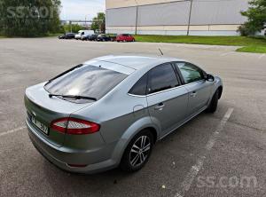 Pelēks Ford Mondeo 2010 Rīga, ar dzinēja tilpumu 2.00 L un nobraukumu 190 tūkst. km par 2600 €, foto 13 vietnē AUTOMOTO.COM.LV