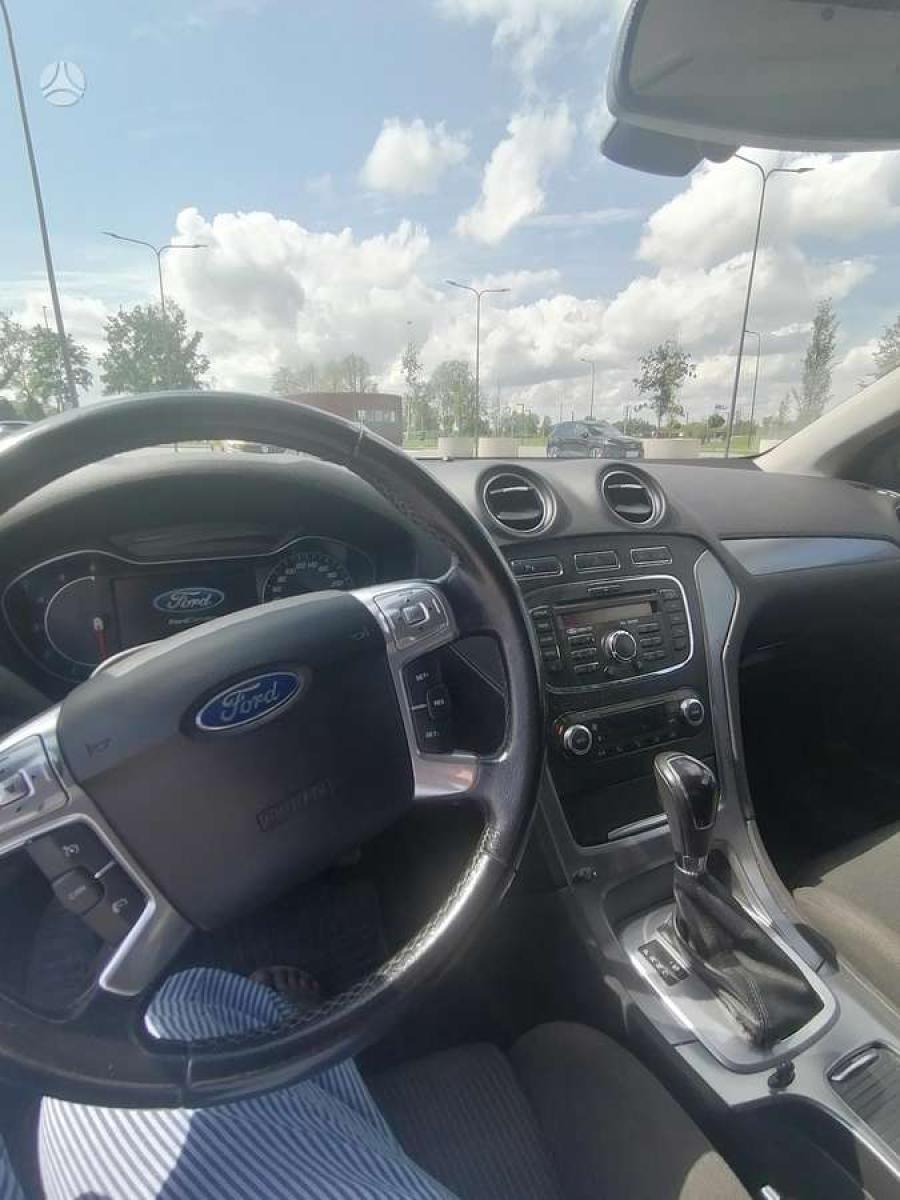 Grey Ford Mondeo 2011 in Ukmerge, with an engine capacity of 2.00 L and mileage of 269 thousand km for 800 €, photo 8 on AUTOMOTO.COM.LV