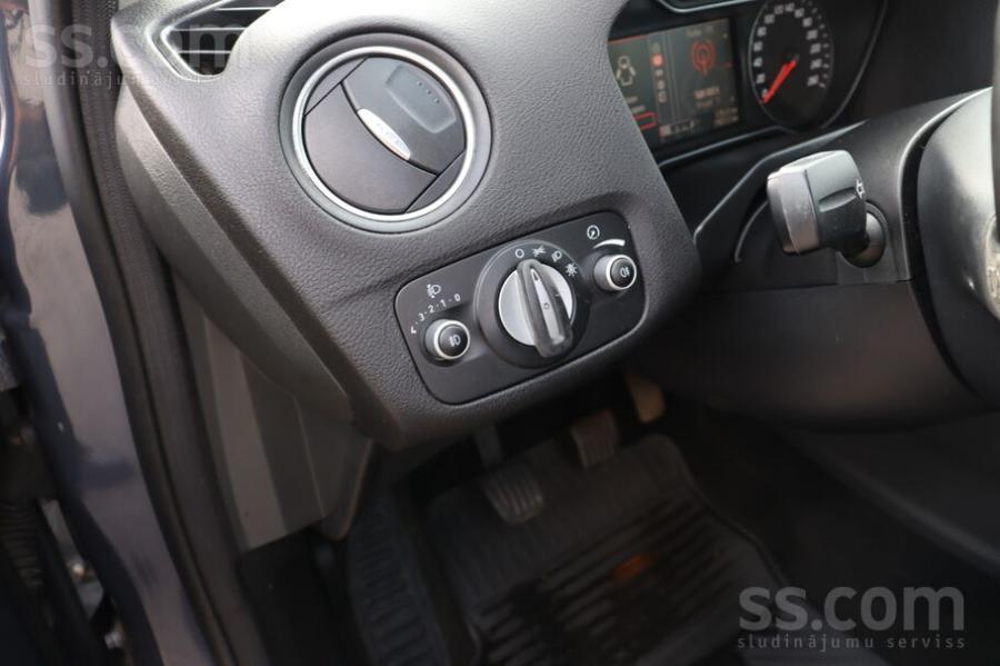 Pelēks Ford Mondeo 2012 Rīga, ar dzinēja tilpumu 2.00 L un nobraukumu 190 tūkst. km par 3990 €, foto 12 vietnē AUTOMOTO.COM.LV