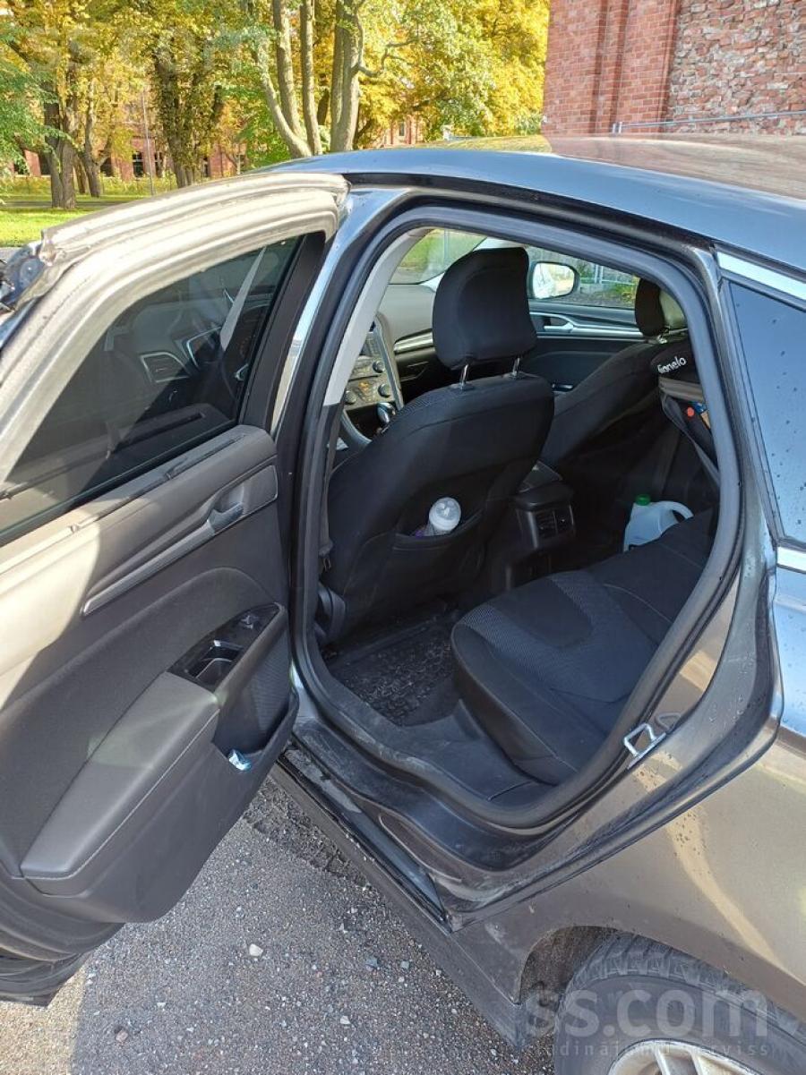 Pelēks Ford Mondeo 2015 Liepāja, ar dzinēja tilpumu 1.50 L un nobraukumu 240 tūkst. km par 7400 €, foto 7 vietnē AUTOMOTO.COM.LV