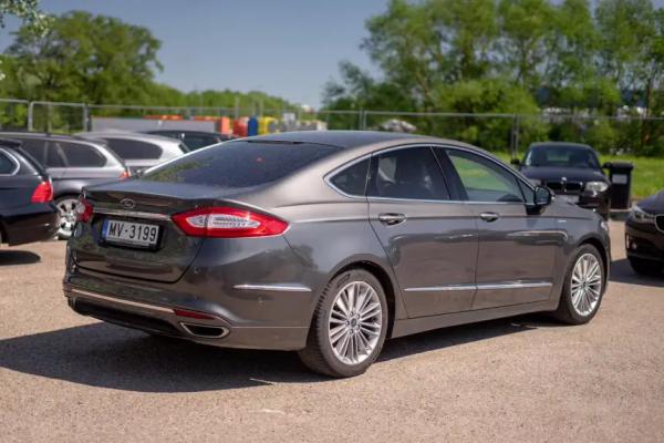 Grey Ford Mondeo 2016 in Liepaja, with an engine capacity of 2.00 L and mileage of 193 thousand km for 12450 €, photo 4 on AUTOMOTO.COM.LV