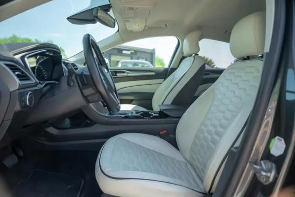 Grey Ford Mondeo 2016 in Liepaja, with an engine capacity of 2.00 L and mileage of 193 thousand km for 12450 €, photo 10 on AUTOMOTO.COM.LV