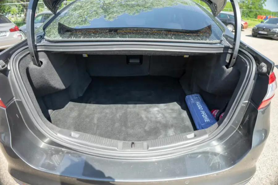 Pelēks Ford Mondeo 2016 Liepāja, ar dzinēja tilpumu 2.00 L un nobraukumu 193 tūkst. km par 12450 €, foto 13 vietnē AUTOMOTO.COM.LV