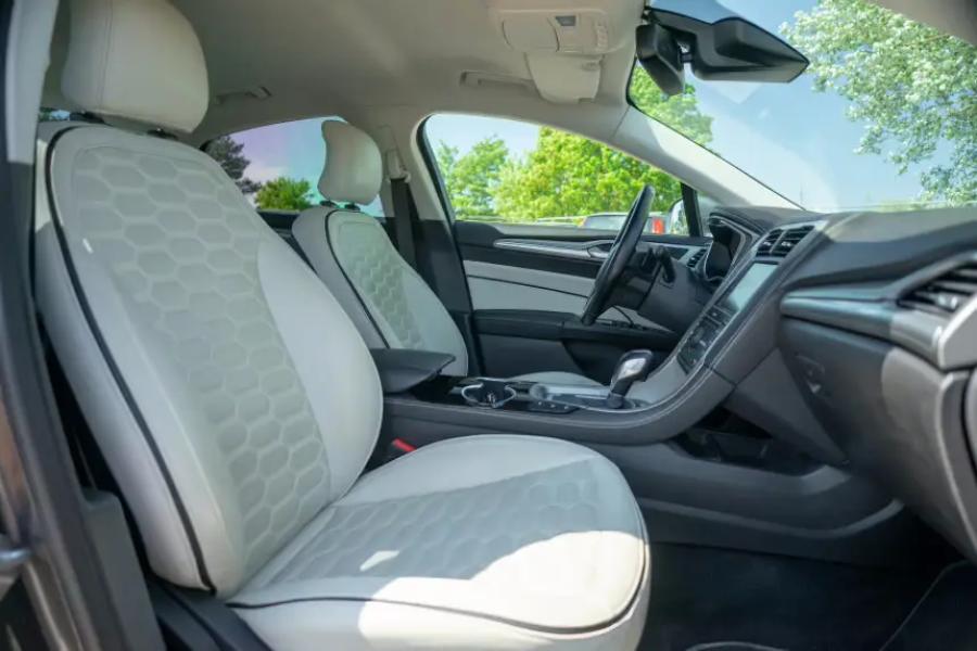 Pelēks Ford Mondeo 2016 Liepāja, ar dzinēja tilpumu 2.00 L un nobraukumu 193 tūkst. km par 12450 €, foto 15 vietnē AUTOMOTO.COM.LV