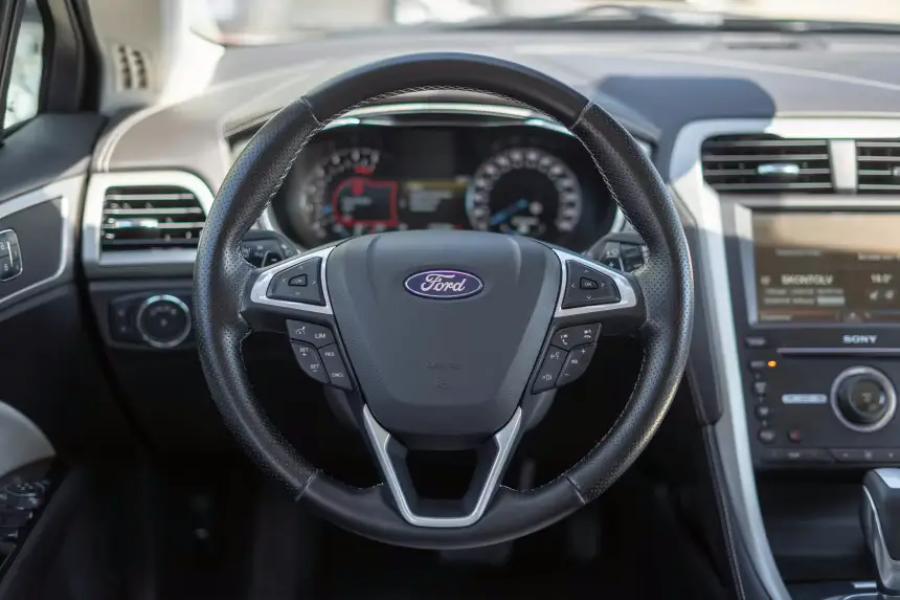 Pelēks Ford Mondeo 2016 Liepāja, ar dzinēja tilpumu 2.00 L un nobraukumu 193 tūkst. km par 12450 €, foto 16 vietnē AUTOMOTO.COM.LV
