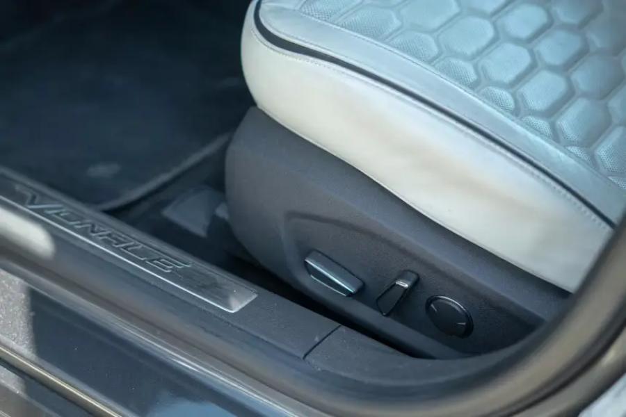 Pelēks Ford Mondeo 2016 Liepāja, ar dzinēja tilpumu 2.00 L un nobraukumu 193 tūkst. km par 12450 €, foto 30 vietnē AUTOMOTO.COM.LV