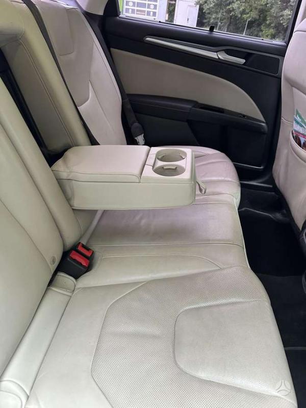 Grey Ford Mondeo 2016 in Vilnius, with an engine capacity of 2.00 L and mileage of 217 thousand km for 8600 €, photo 9 on AUTOMOTO.COM.LV