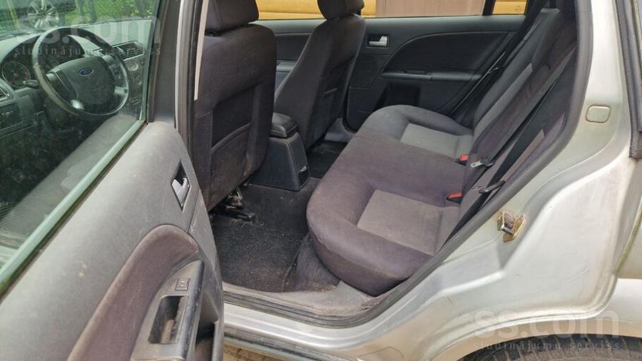 Pelēks Ford Mondeo 2002 Rīga, ar dzinēja tilpumu 2.00 L un nobraukumu 267 tūkst. km par 550 €, foto 10 vietnē AUTOMOTO.COM.LV