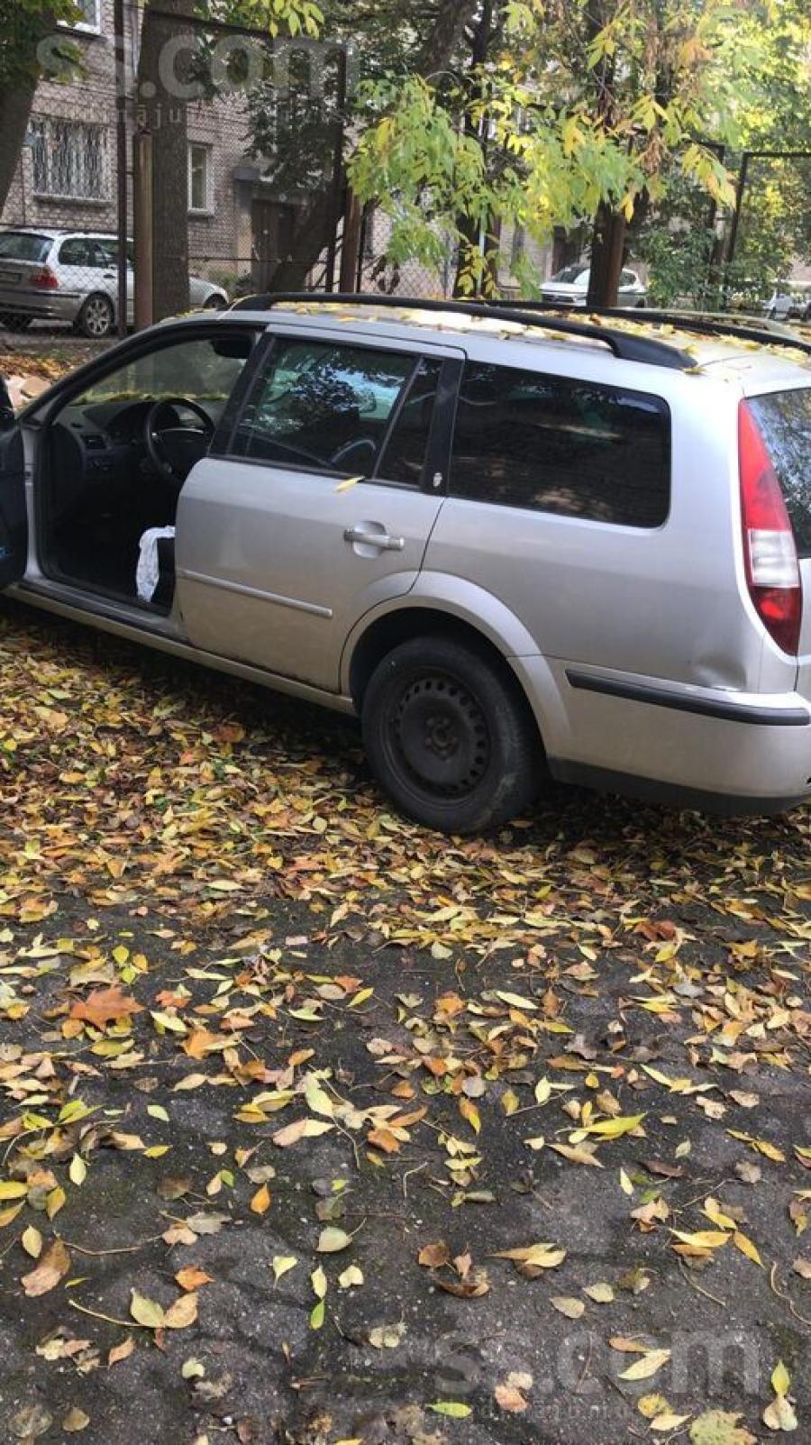 Grey Ford Mondeo 2004 in Riga, with an engine capacity of 2.00 L and mileage of 400 thousand km for 400 €, photo 3 on AUTOMOTO.COM.LV