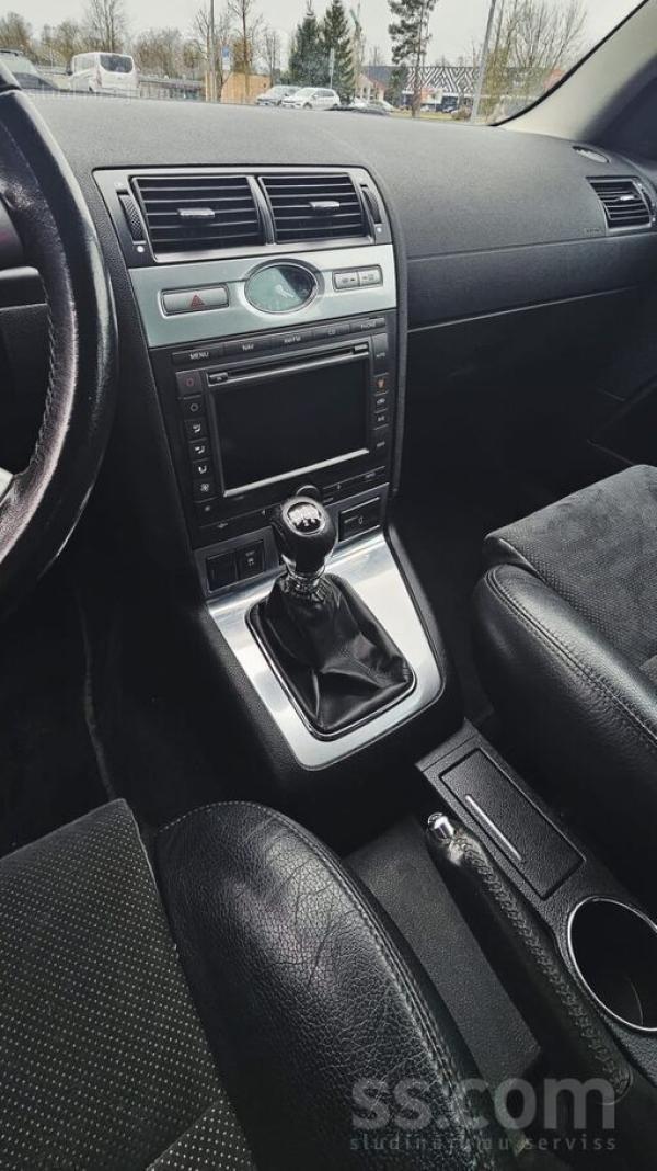 Grey Ford Mondeo 2005 in Riga, with an engine capacity of 2.20 L and mileage of 286 thousand km for 600 €, photo 8 on AUTOMOTO.COM.LV