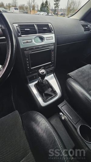 Grey Ford Mondeo 2005 in Riga, with an engine capacity of 2.20 L and mileage of 286 thousand km for 600 €, photo 9 on AUTOMOTO.COM.LV