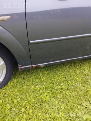 Grey Ford Mondeo 2005 in Ludza, with an engine capacity of 2.00 L and mileage of 334 thousand km for 350 €, photo 12 on AUTOMOTO.COM.LV