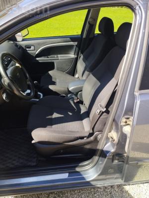 Pelēks Ford Mondeo 2005 Ludza, ar dzinēja tilpumu 2.00 L un nobraukumu 345 tūkst. km par 1000 €, foto 11 vietnē AUTOMOTO.COM.LV