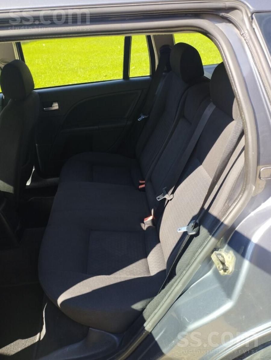 Pelēks Ford Mondeo 2005 Ludza, ar dzinēja tilpumu 2.00 L un nobraukumu 345 tūkst. km par 1000 €, foto 12 vietnē AUTOMOTO.COM.LV