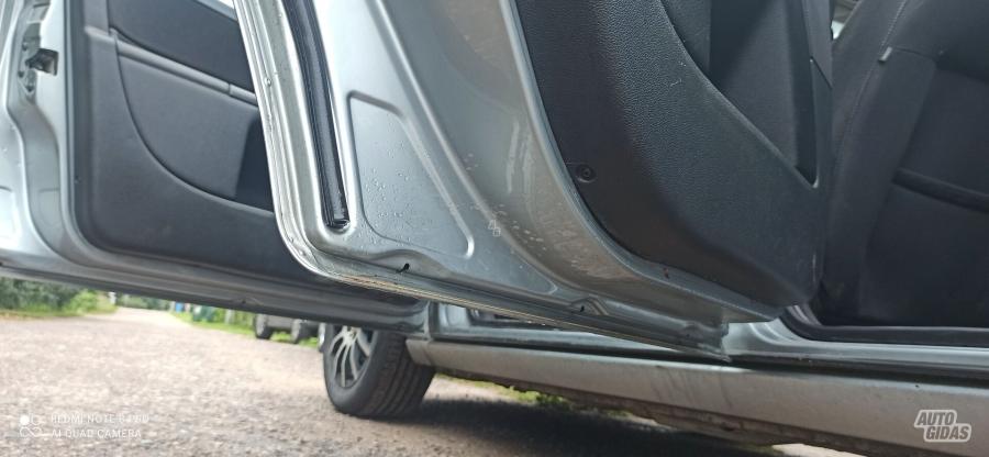 Pelēks Ford Mondeo 2006 Kauņa, ar dzinēja tilpumu 2.00 L un nobraukumu 230 tūkst. km par 1500 €, foto 5 vietnē AUTOMOTO.COM.LV
